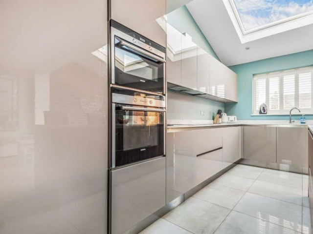 Gloss Kitchens