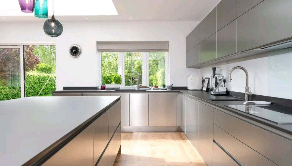 Should you buy a metallic laminate kitchen?